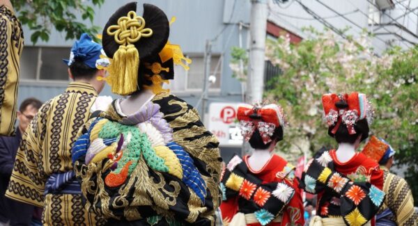 Who are Oiran and why is the Oiran Dochu so popular? - Japaholic English